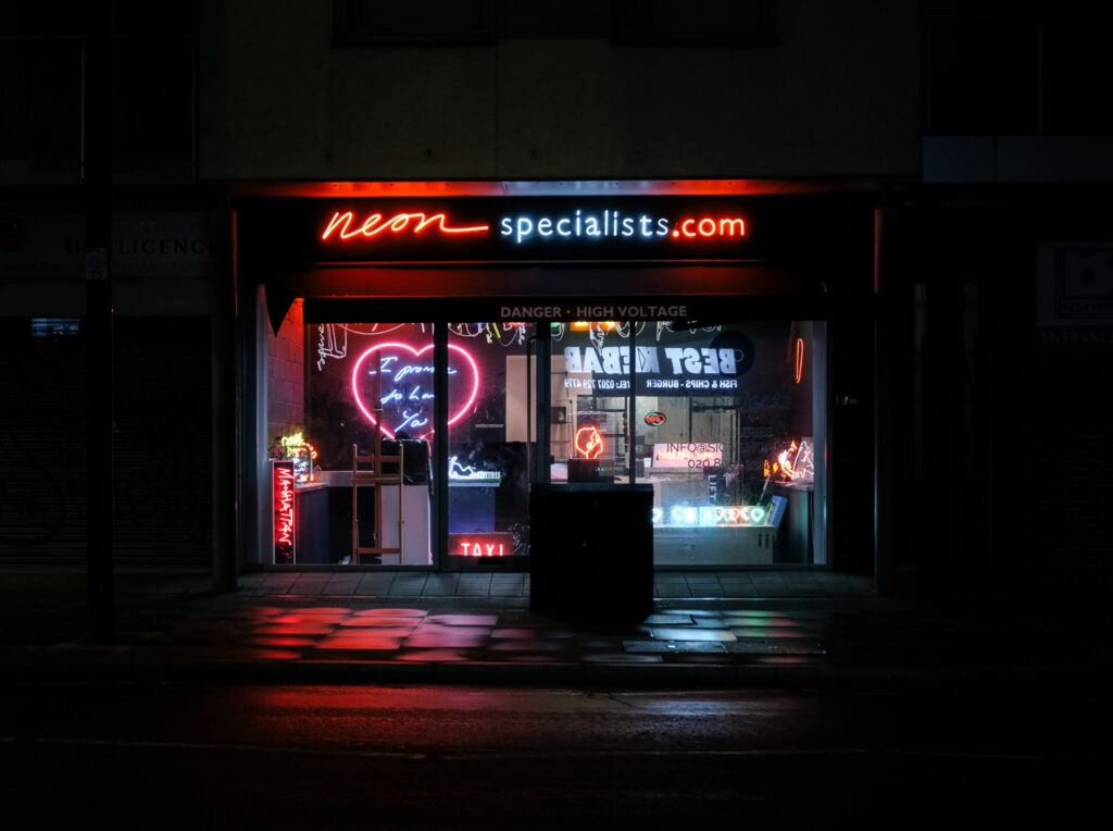 Successful Retail Branding: TOP 7 Retail Logo Ideas - Boon : Best Logo ...