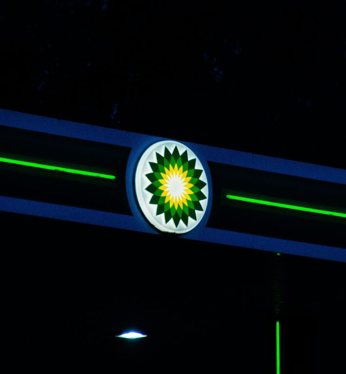 BP Logo: Meaning, History, Design Influences, and Evolution - Boon ...