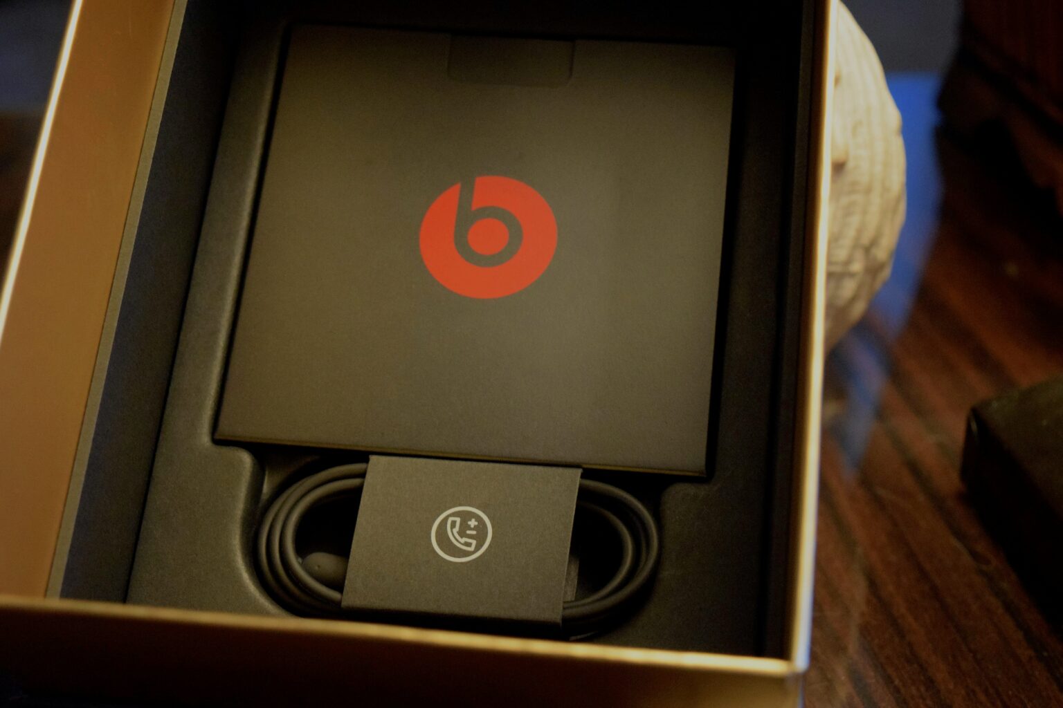 Beats Logo: Meaning, History, Design Influences, and Evolution - Boon ...