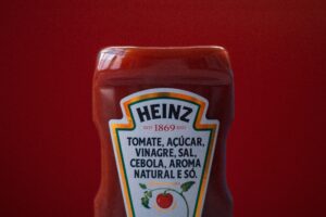 Heinz Logo: Meaning, History, Design Influences, and Evolution - Boon ...
