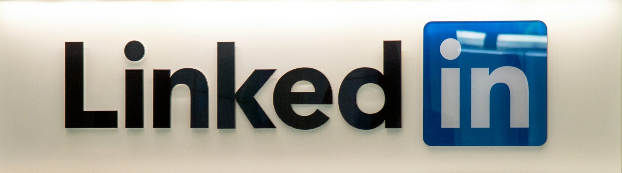 LinkedIn Logo: Meaning, History, Design Influences, and Evolution ...