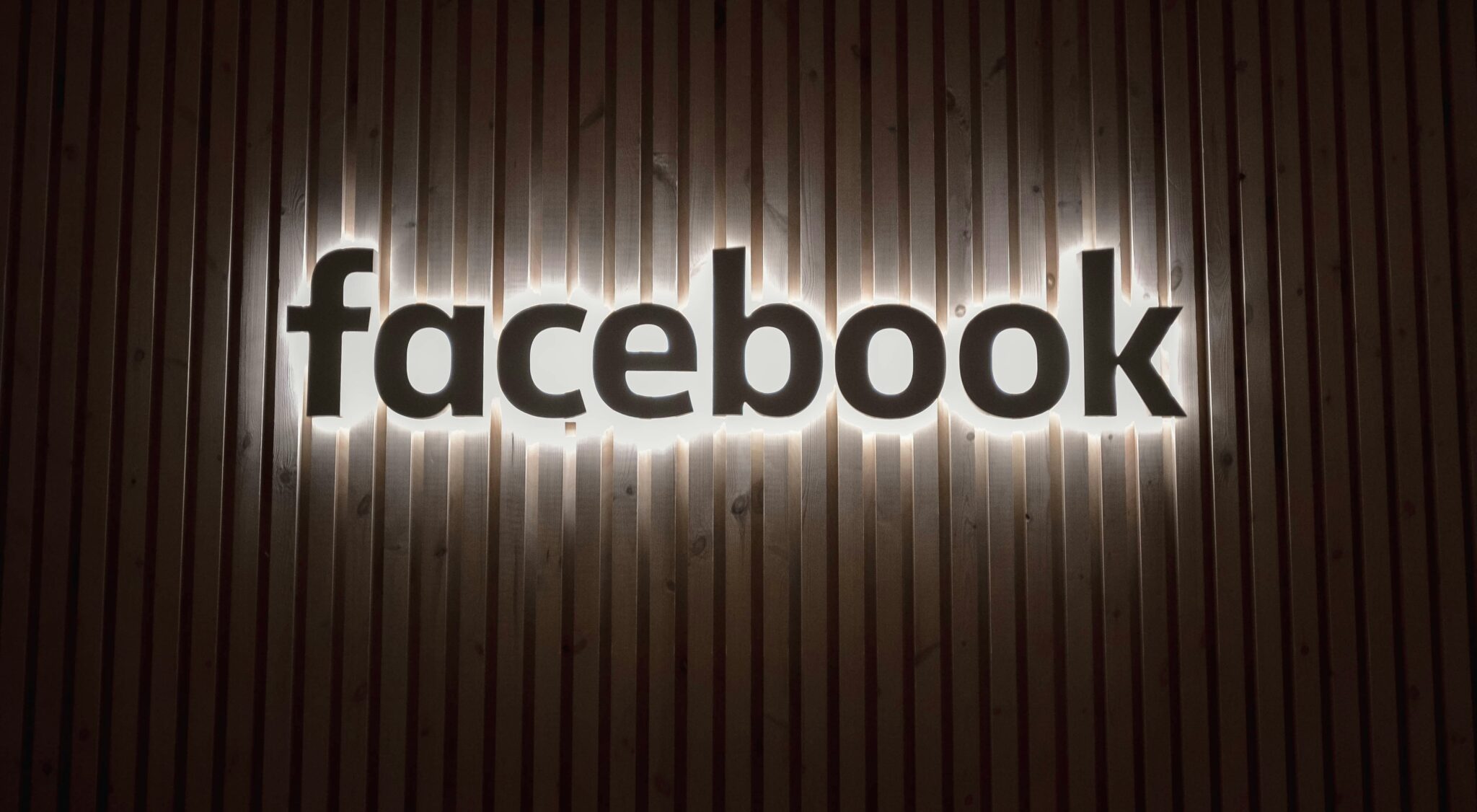 Facebook Logo: Meaning, History, Design Influences, and Evolution ...