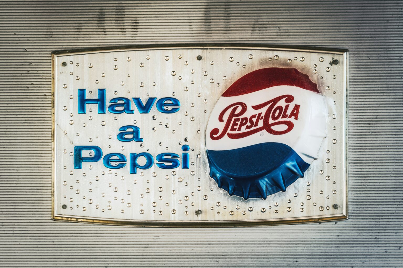 Pepsi Logo: Meaning, History, Design Influences, and Evolution - Boon ...