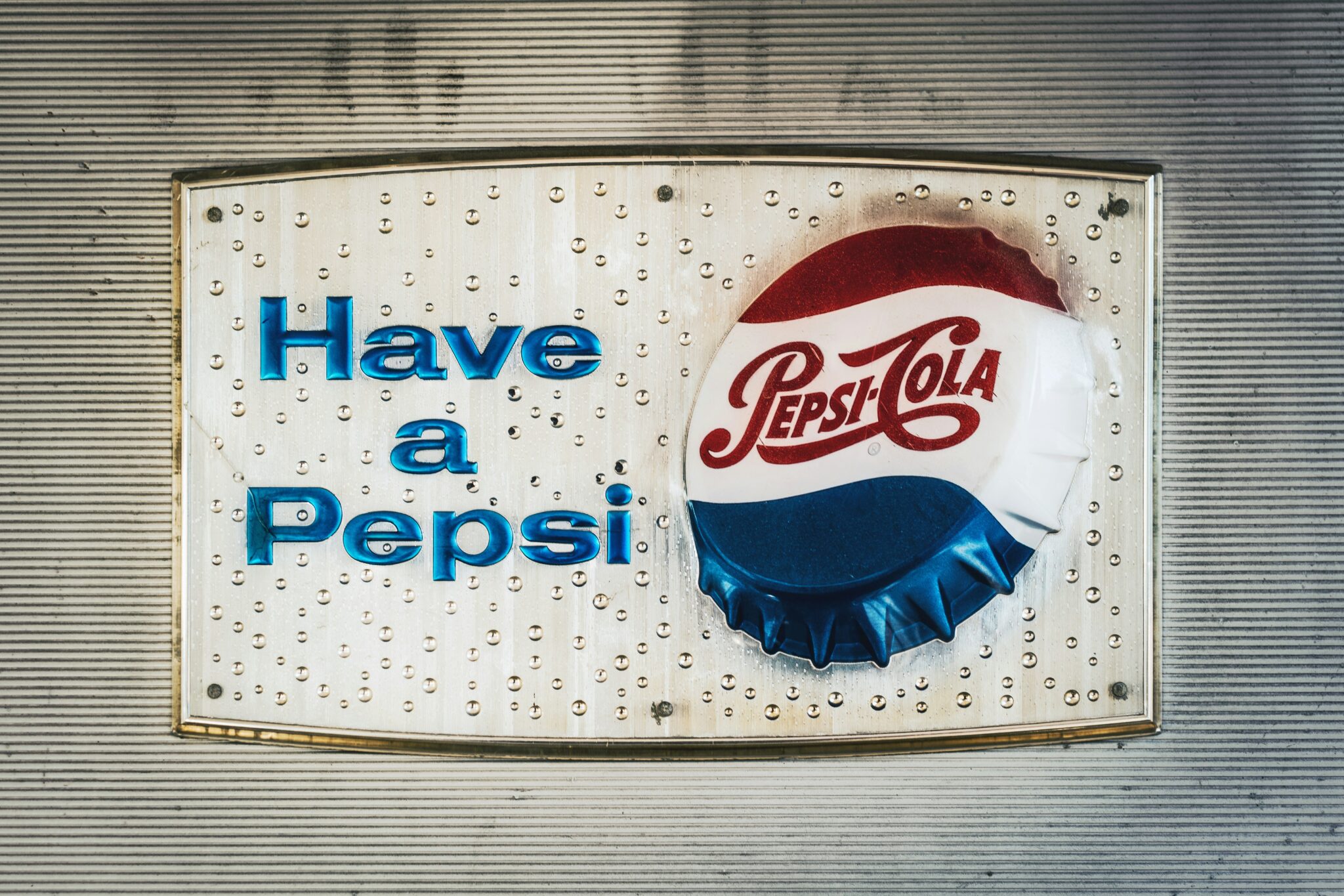 Pepsi Logo: Meaning, History, Design Influences, and Evolution - Boon ...