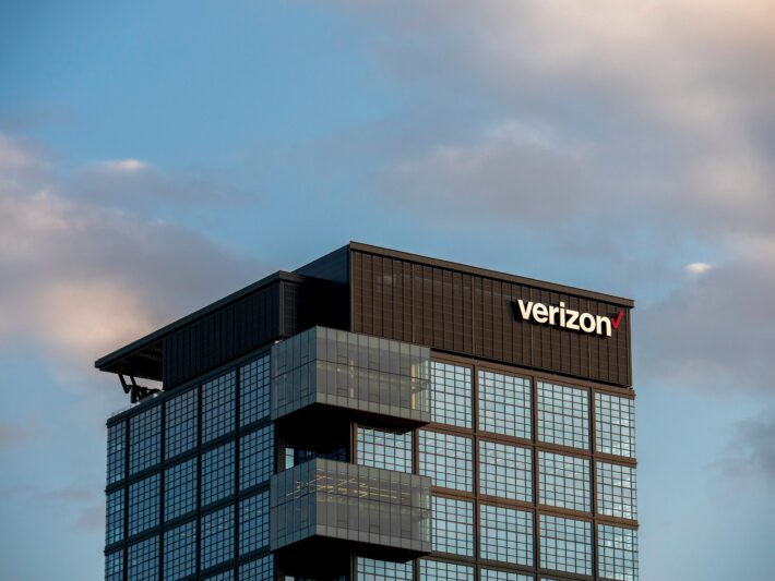 Verizon Logo: Meaning, History, Design Influences, and Evolution - Boon ...