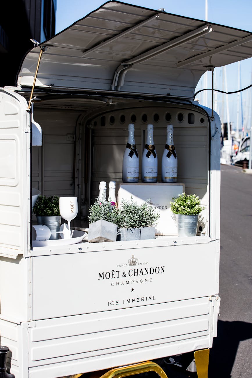 Mobile Bar Slogan Ideas - Boon : Best Logo Maker for Your Needs