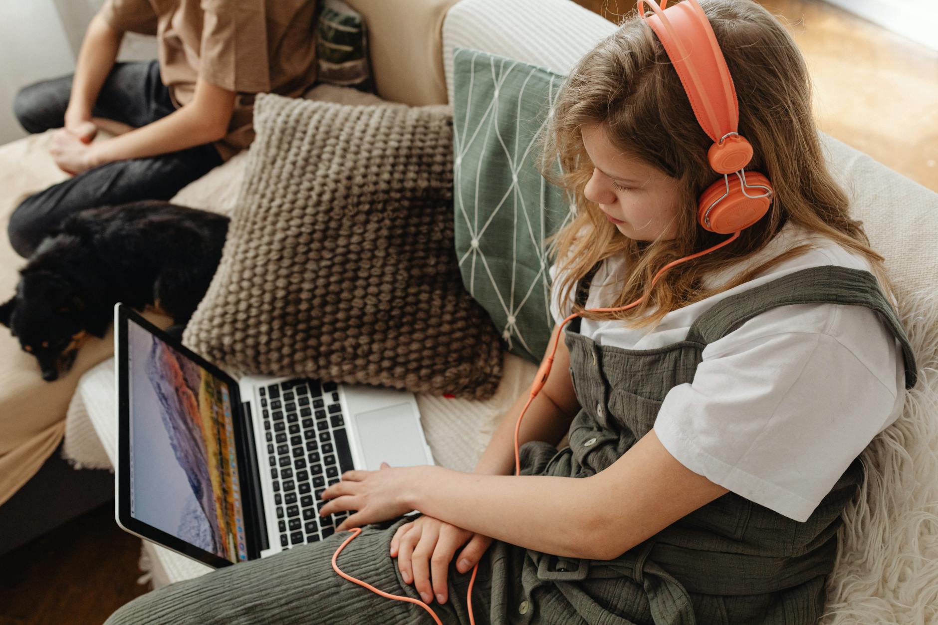 Online Music Streaming Slogan Ideas - Boon : Best Logo Maker for Your Needs